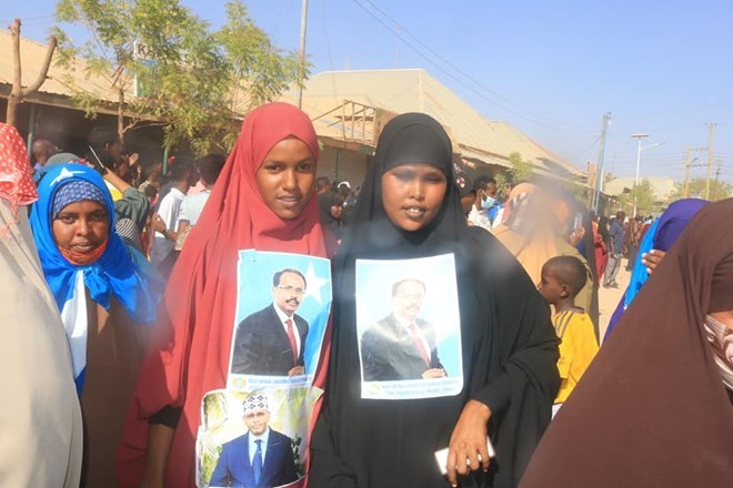 Abdirashid Janan welcomed in Beled Hawo after surrendering to federal gov't