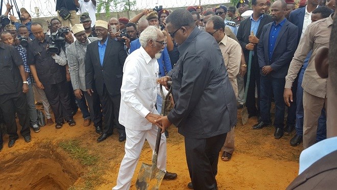 Wararka Maanta: Khamiis, Aug 25, 2016-SAWIRRO: Jen. Maxamed Cali ...